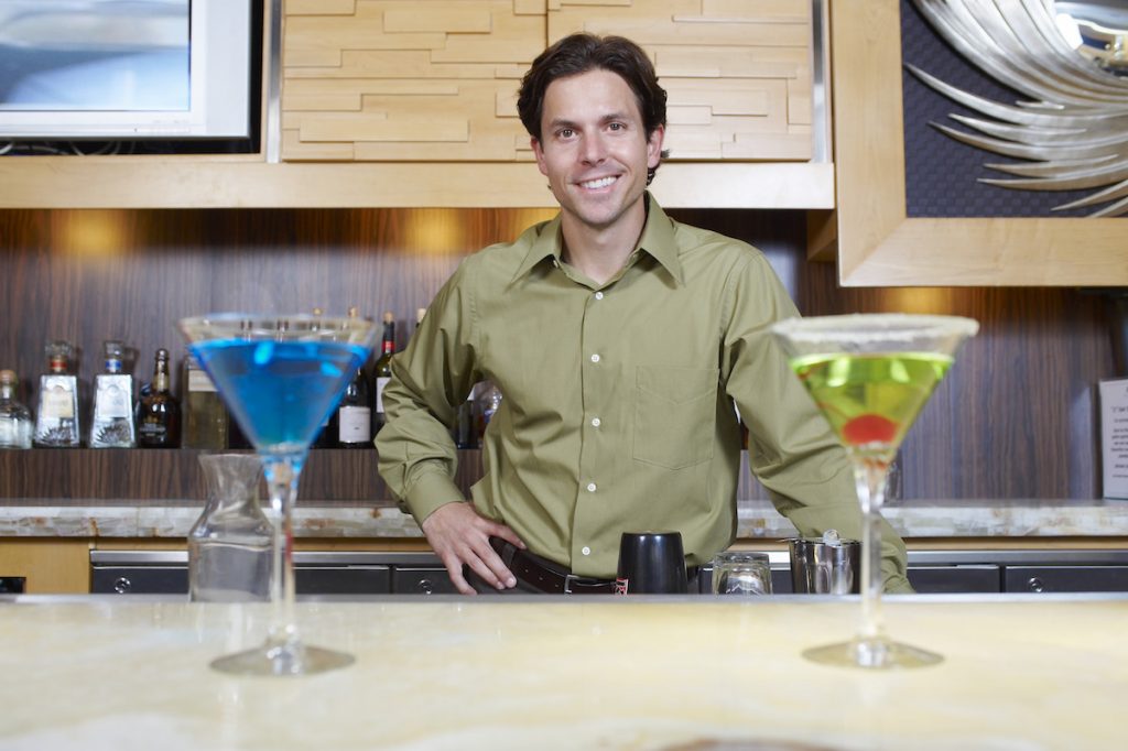 How To Become A Bartender With No Experience with No Experience ...