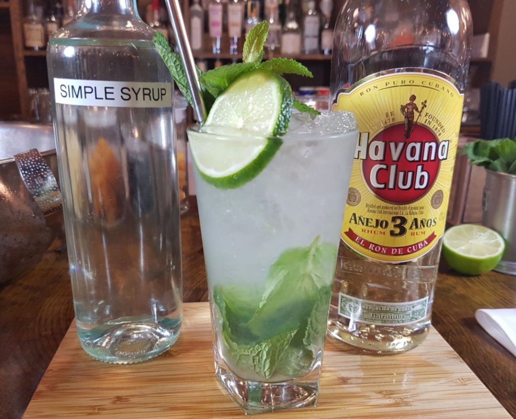 How to Make a Mojito - Recipe, Ingredients & History