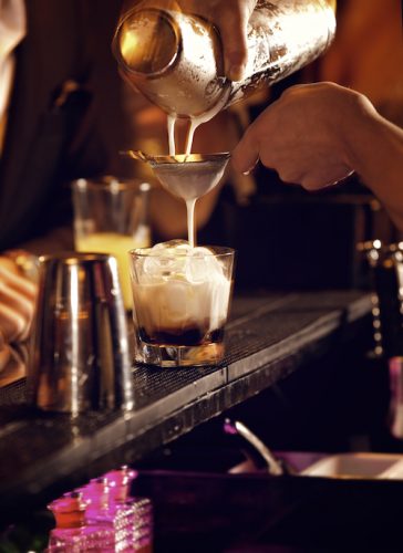 Learn the Basics of How to Bartend