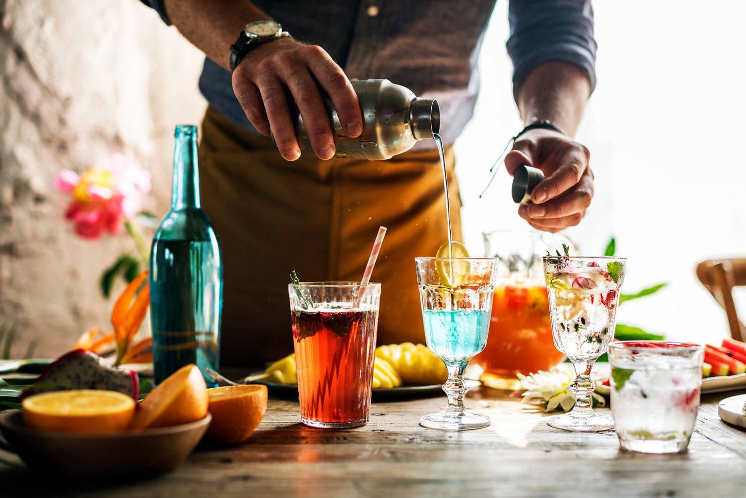 Bartending Tutorials & Training, Bar Tricks, Drink Recipes & More ...