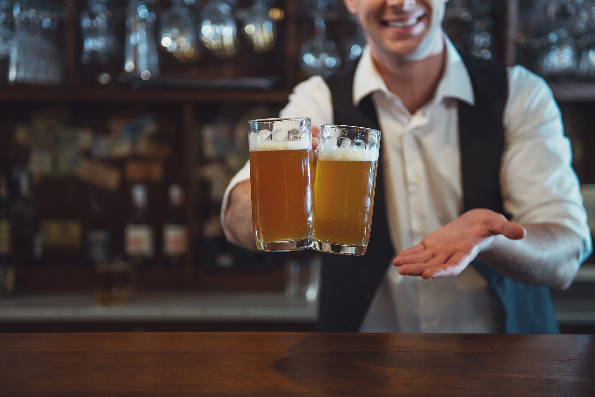 Bartending Tutorials & Training, Bar Tricks, Drink Recipes & More ...