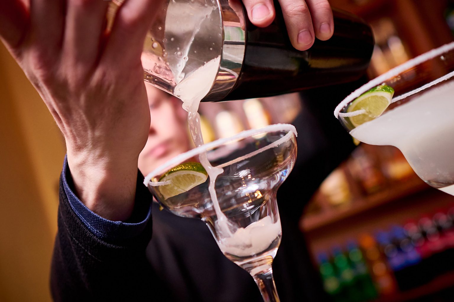 Bartending Tutorials & Training, Bar Tricks, Drink Recipes & More ...